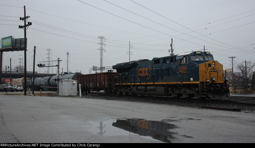 CSXT 3399 on Q300-06